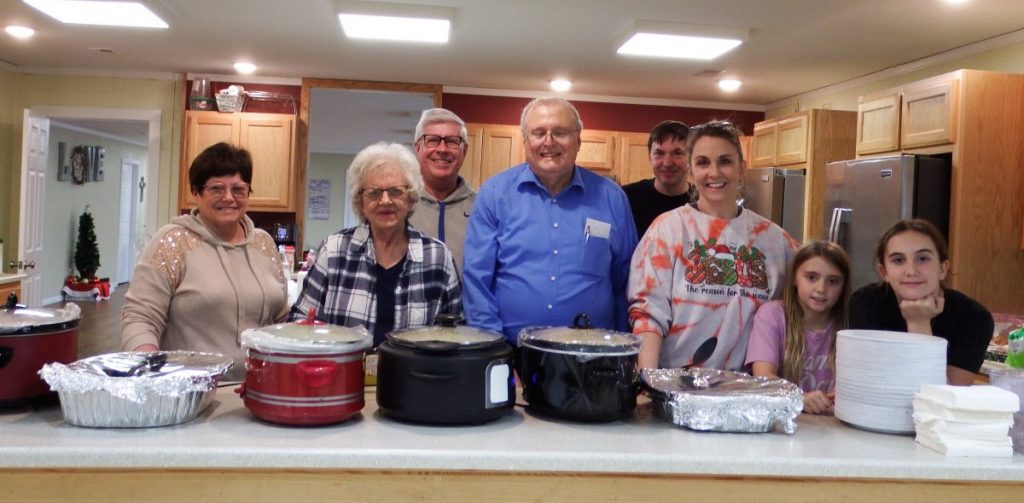 The blessing of a Christmas Dinner – The Licking News