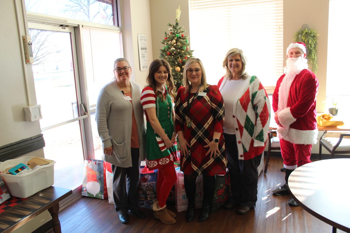 Christmas at Hickory Manor – The Licking News