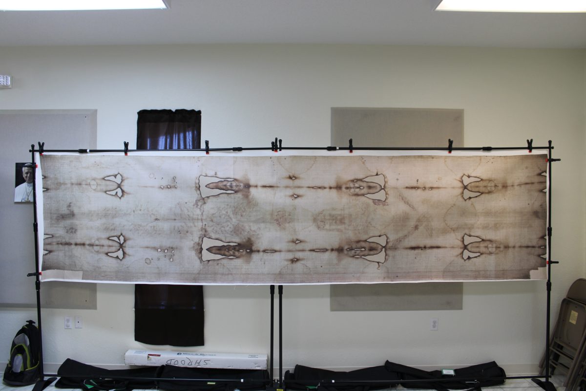 Shroud of Turin display returns to Licking – The Licking News